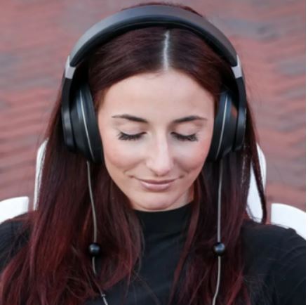 DefenderShield | Airtube Over-Ear Headphones | USB-C – Jivita.com.au